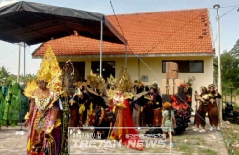 Karnaval dan Pentas Seni Desa Banjaragung 2025 Meriahkan HUT RI ke-80 ...